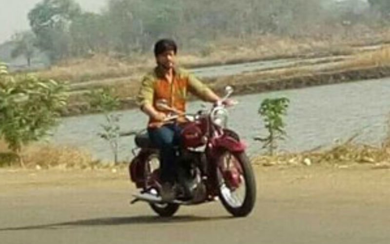 Shah Rukh's bike ride in Navi Mumbai