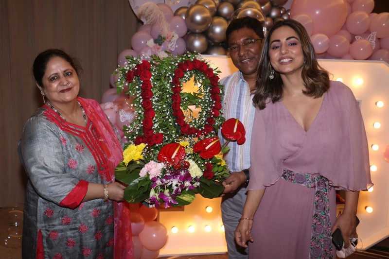 Toofani Senior Hina Khan’s Reaches The 10 Million Mark On Instagram ...