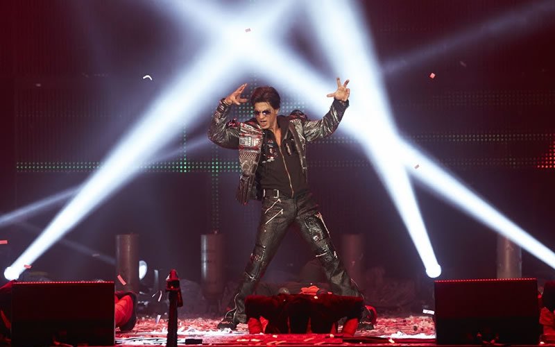 Two Distinct Looks Of Srk In Fan